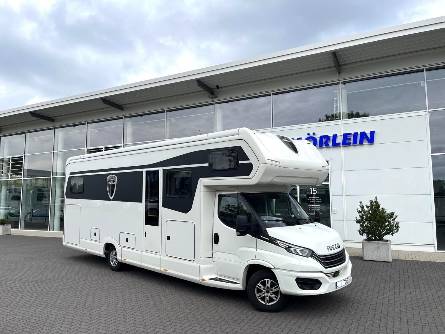 Luxus auf Rädern kaufen: Entdecke Morelo's Exklusive Wohnmobile 🚐