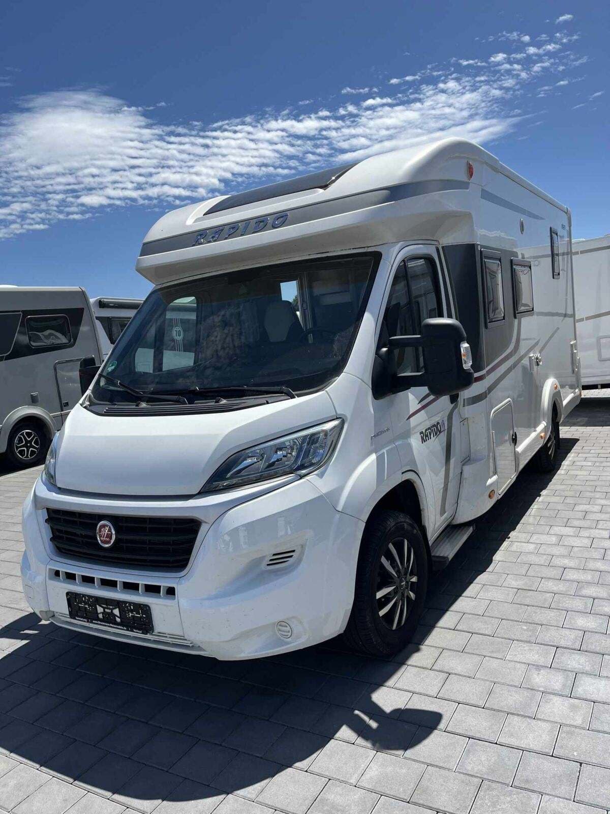 Kaufe Rapido Wohnmobile: Komfort trifft französische Eleganz 🚐